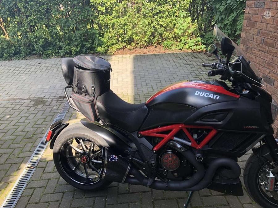 Ducati Diavel 2015 in Vilnius, with an engine capacity of 0.00 L and mileage of 28 thousand km for 9500 €, photo 10 on AUTOMOTO.COM.LV