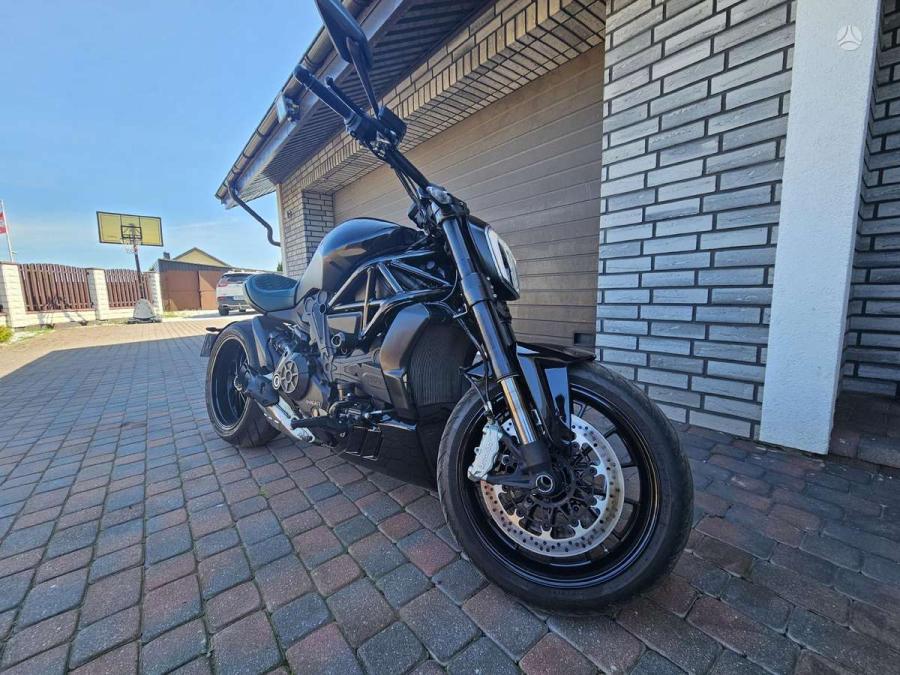 Ducati Diavel 2016 in Kaunas, with an engine capacity of 1.26 L and mileage of 30 thousand km for 9999 €, photo 1 on AUTOMOTO.COM.LV