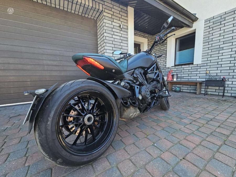 Ducati Diavel 2016 in Kaunas, with an engine capacity of 1.26 L and mileage of 30 thousand km for 9999 €, photo 13 on AUTOMOTO.COM.LV
