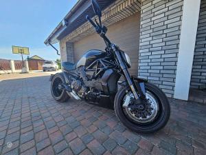 Ducati Diavel 2016 in Kaunas, with an engine capacity of 1.26 L and mileage of 30 thousand km for 9999 €, photo 16 on AUTOMOTO.COM.LV