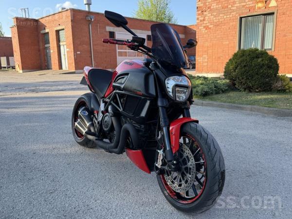 Ducati Diavel 2020 in Riga, with an engine capacity of 1.20 L and mileage of 0 thousand km for 11800 €, photo 4 on AUTOMOTO.COM.LV