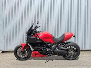 Red Ducati Diavel 2020 in Kaunas, with an engine capacity of 1.20 L and mileage of 36 thousand km for 8500 €, photo 2 on AUTOMOTO.COM.LV