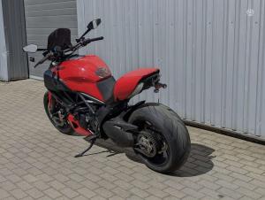 Red Ducati Diavel 2020 in Kaunas, with an engine capacity of 1.20 L and mileage of 36 thousand km for 8500 €, photo 4 on AUTOMOTO.COM.LV