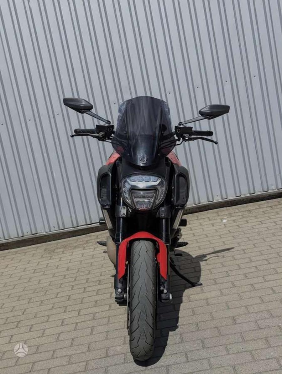 Red Ducati Diavel 2020 in Kaunas, with an engine capacity of 1.20 L and mileage of 36 thousand km for 8500 €, photo 9 on AUTOMOTO.COM.LV