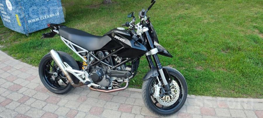 Ducati Hypermotard 2010 in Riga, with an engine capacity of 1.10 L and mileage of 0 thousand km for 5150 €, photo 1 on AUTOMOTO.COM.LV