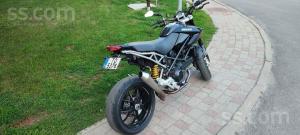 Ducati Hypermotard 2010 in Riga, with an engine capacity of 1.10 L and mileage of 0 thousand km for 5150 €, photo 3 on AUTOMOTO.COM.LV