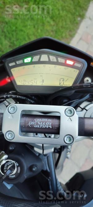 Ducati Hypermotard 2010 in Riga, with an engine capacity of 1.10 L and mileage of 0 thousand km for 5150 €, photo 5 on AUTOMOTO.COM.LV