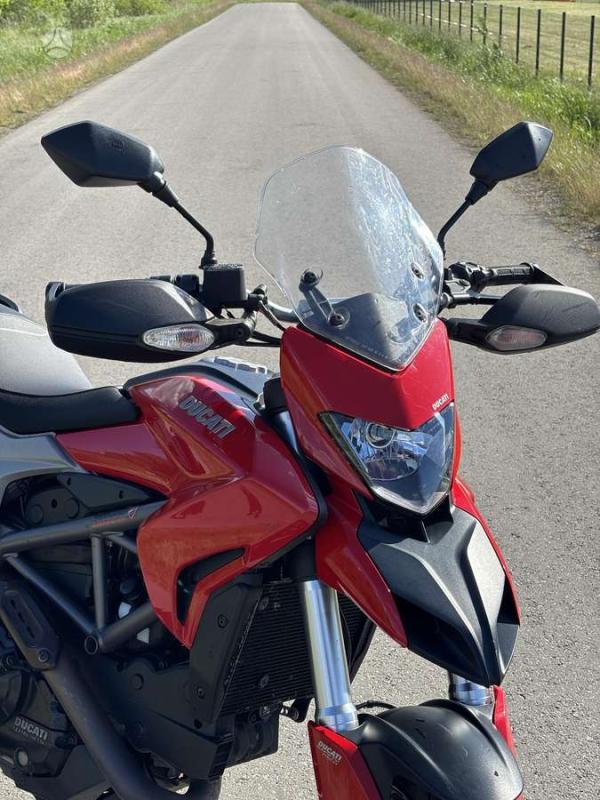 Дукати Hypermotard 2015 в Шяуляй, объемом двигателя 0.80 л и пробегом 25 тыс. км за 4300 €, фото 3 на AUTOMOTO.COM.LV