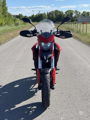 Ducati Hypermotard 2015 in Siauliai, with an engine capacity of 0.80 L and mileage of 25 thousand km for 4300 €, photo 5 on AUTOMOTO.COM.LV