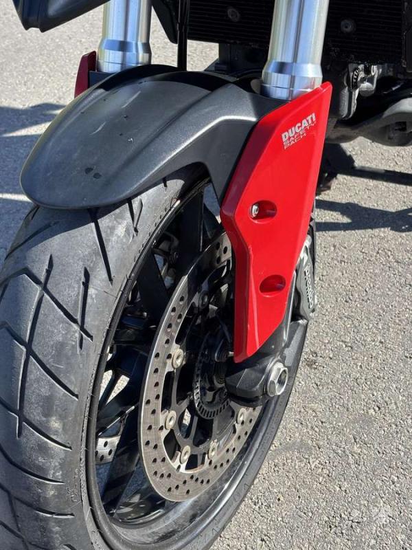 Дукати Hypermotard 2015 в Шяуляй, объемом двигателя 0.80 л и пробегом 25 тыс. км за 4300 €, фото 6 на AUTOMOTO.COM.LV