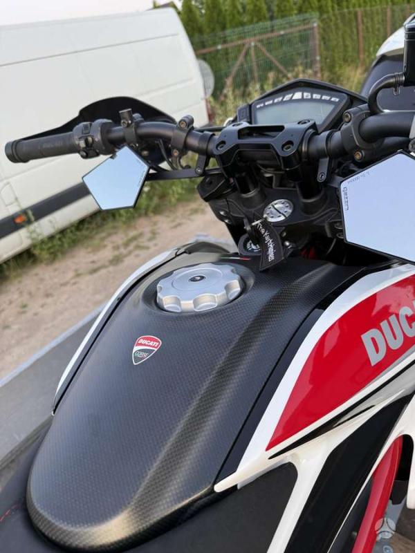 Ducati Hypermotard 2016 Viļņa, ar dzinēja tilpumu 0.85 L un nobraukumu 30 tūkst. km par 6000 €, foto 8 vietnē AUTOMOTO.COM.LV