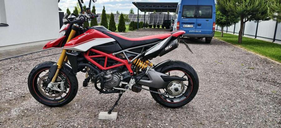 Red Ducati Hypermotard 2020 in Salcininkai, with an engine capacity of 0.94 L and mileage of 8 thousand km for 9600 €, photo 3 on AUTOMOTO.COM.LV