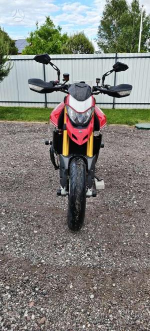 Red Ducati Hypermotard 2020 in Salcininkai, with an engine capacity of 0.94 L and mileage of 8 thousand km for 9600 €, photo 14 on AUTOMOTO.COM.LV