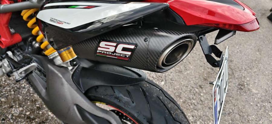 Red Ducati Hypermotard 2020 in Salcininkai, with an engine capacity of 0.94 L and mileage of 8 thousand km for 9600 €, photo 21 on AUTOMOTO.COM.LV