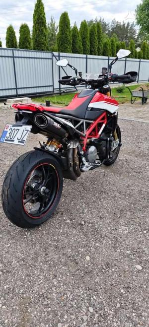 Red Ducati Hypermotard 2020 in Salcininkai, with an engine capacity of 0.94 L and mileage of 8 thousand km for 9600 €, photo 26 on AUTOMOTO.COM.LV