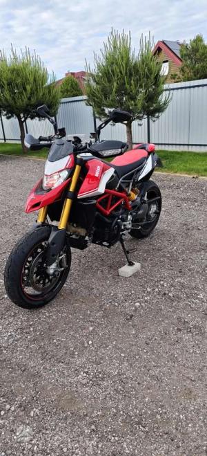 Red Ducati Hypermotard 2020 in Salcininkai, with an engine capacity of 0.94 L and mileage of 8 thousand km for 9600 €, photo 28 on AUTOMOTO.COM.LV