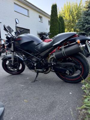 Black Ducati Monster 2007 in Vilnius, with an engine capacity of 0.70 L and mileage of 20 thousand km for 2100 €, photo  on AUTOMOTO.COM.LV