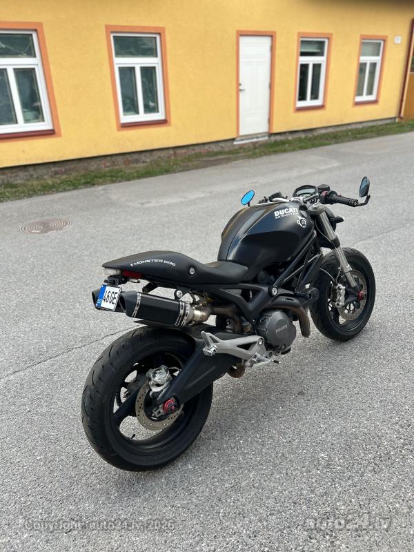 Black Ducati Monster 2009 in Parnu, with an engine capacity of 0.70 L and mileage of 28 thousand km for 2900 €, photo 3 on AUTOMOTO.COM.LV