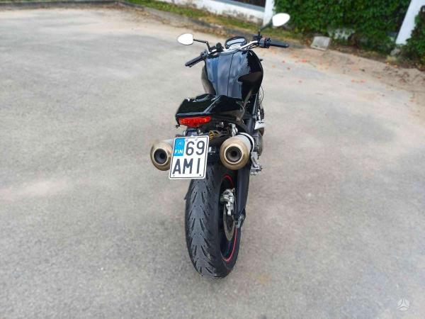 Ducati Monster 2009 Joniškis vietnē Melns Ducati Monster 2009 Joniškis, ar dzinēja tilpumu 0.70 L un nobraukumu 8 tūkst. km par 3800 €, foto 5 vietnē AUTOMOTO.COM.LV