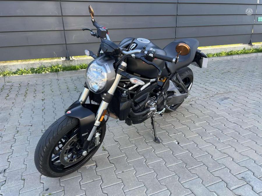 Melns Ducati Monster 2018 Viļņa, ar dzinēja tilpumu 0.82 L un nobraukumu 15 tūkst. km par 5990 €, foto 4 vietnē AUTOMOTO.COM.LV