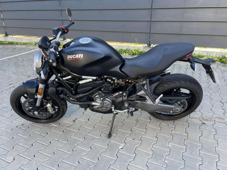 Melns Ducati Monster 2018 Viļņa, ar dzinēja tilpumu 0.82 L un nobraukumu 15 tūkst. km par 5990 €, foto 6 vietnē AUTOMOTO.COM.LV