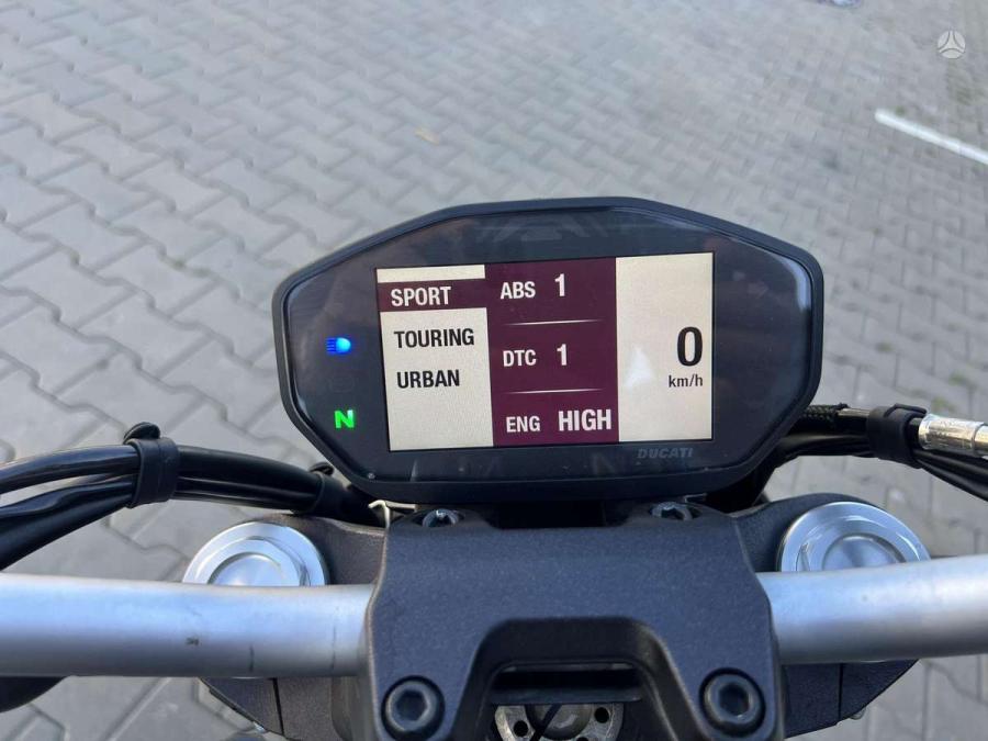 Melns Ducati Monster 2018 Viļņa, ar dzinēja tilpumu 0.82 L un nobraukumu 15 tūkst. km par 5990 €, foto 13 vietnē AUTOMOTO.COM.LV