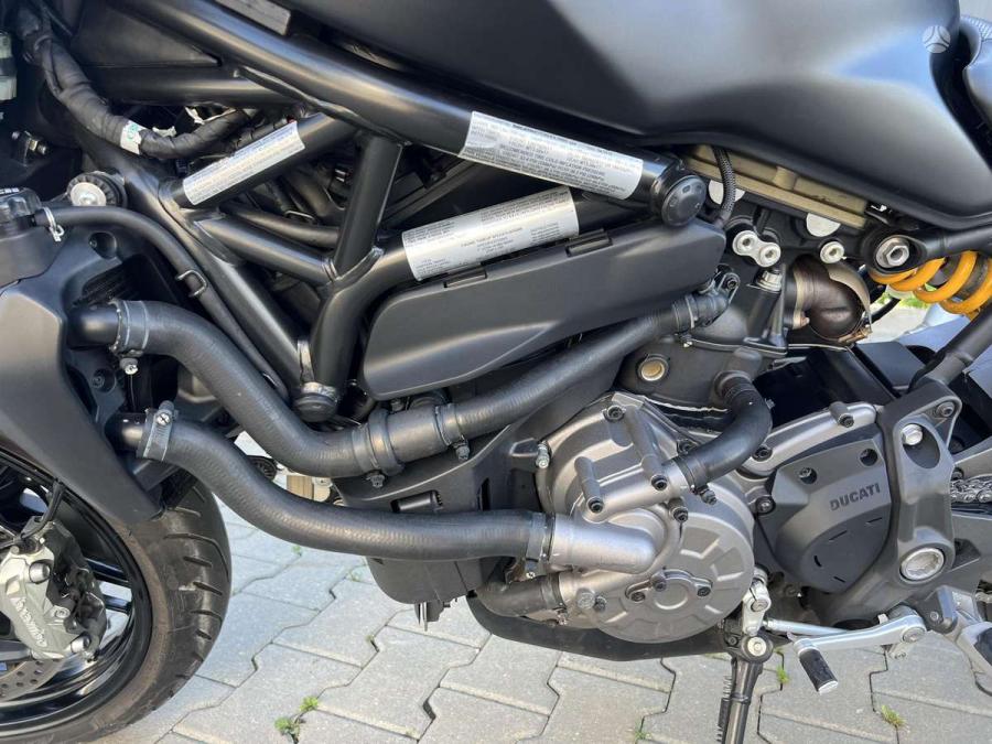 Melns Ducati Monster 2018 Viļņa, ar dzinēja tilpumu 0.82 L un nobraukumu 15 tūkst. km par 5990 €, foto 16 vietnē AUTOMOTO.COM.LV