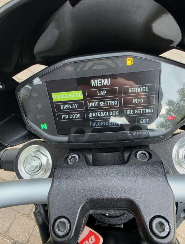 Ducati Monster 2019 Kelmė vietnē Melns Ducati Monster 2019 Kelmė, ar dzinēja tilpumu 0.82 L un nobraukumu 13 tūkst. km par 7150 €, foto 8 vietnē AUTOMOTO.COM.LV