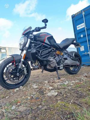 Black Ducati Monster 2021 in Kaunas, with an engine capacity of 0.82 L and mileage of 20 thousand km for 4899 €, photo  on AUTOMOTO.COM.LV