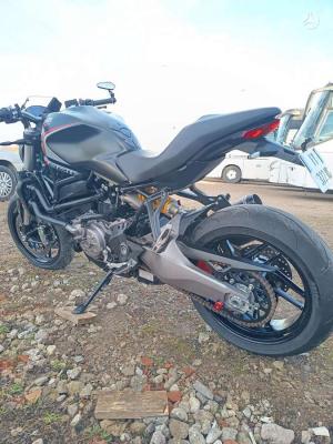 Melns Ducati Monster 2021 Kauņa, ar dzinēja tilpumu 0.82 L un nobraukumu 20 tūkst. km par 4899 €, foto 8 vietnē AUTOMOTO.COM.LV