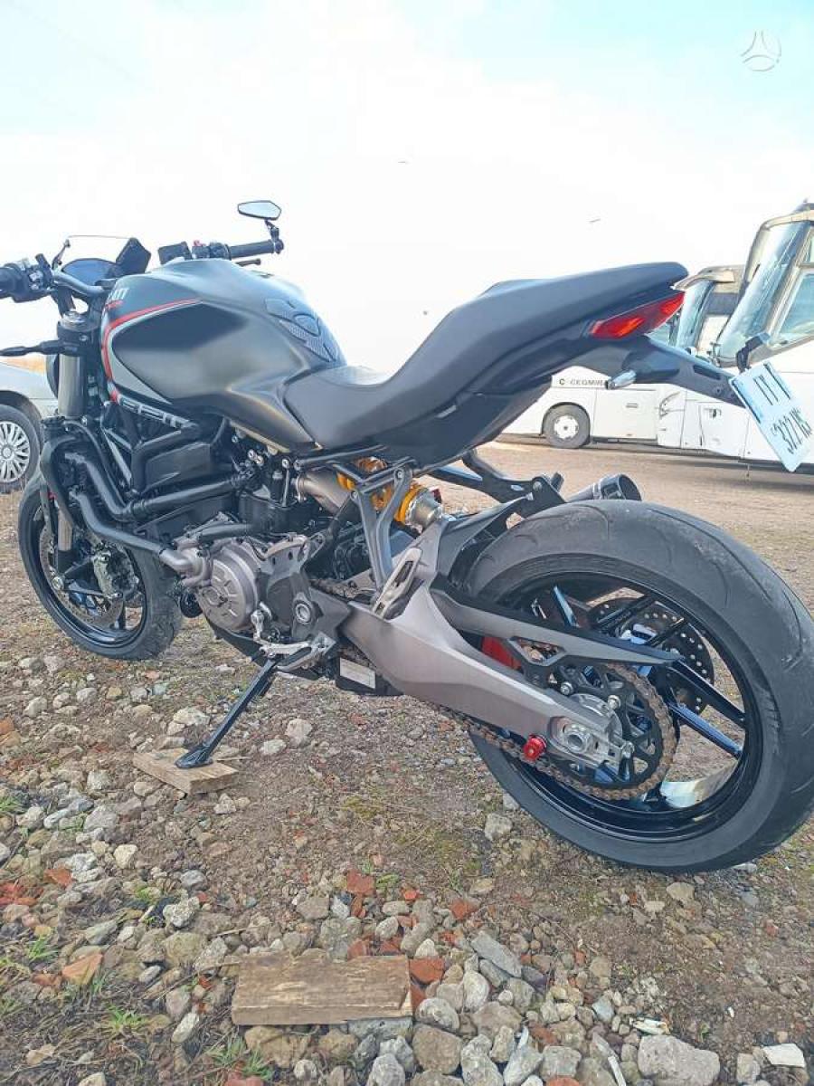 Melns Ducati Monster 2021 Kauņa, ar dzinēja tilpumu 0.82 L un nobraukumu 20 tūkst. km par 4899 €, foto 8 vietnē AUTOMOTO.COM.LV