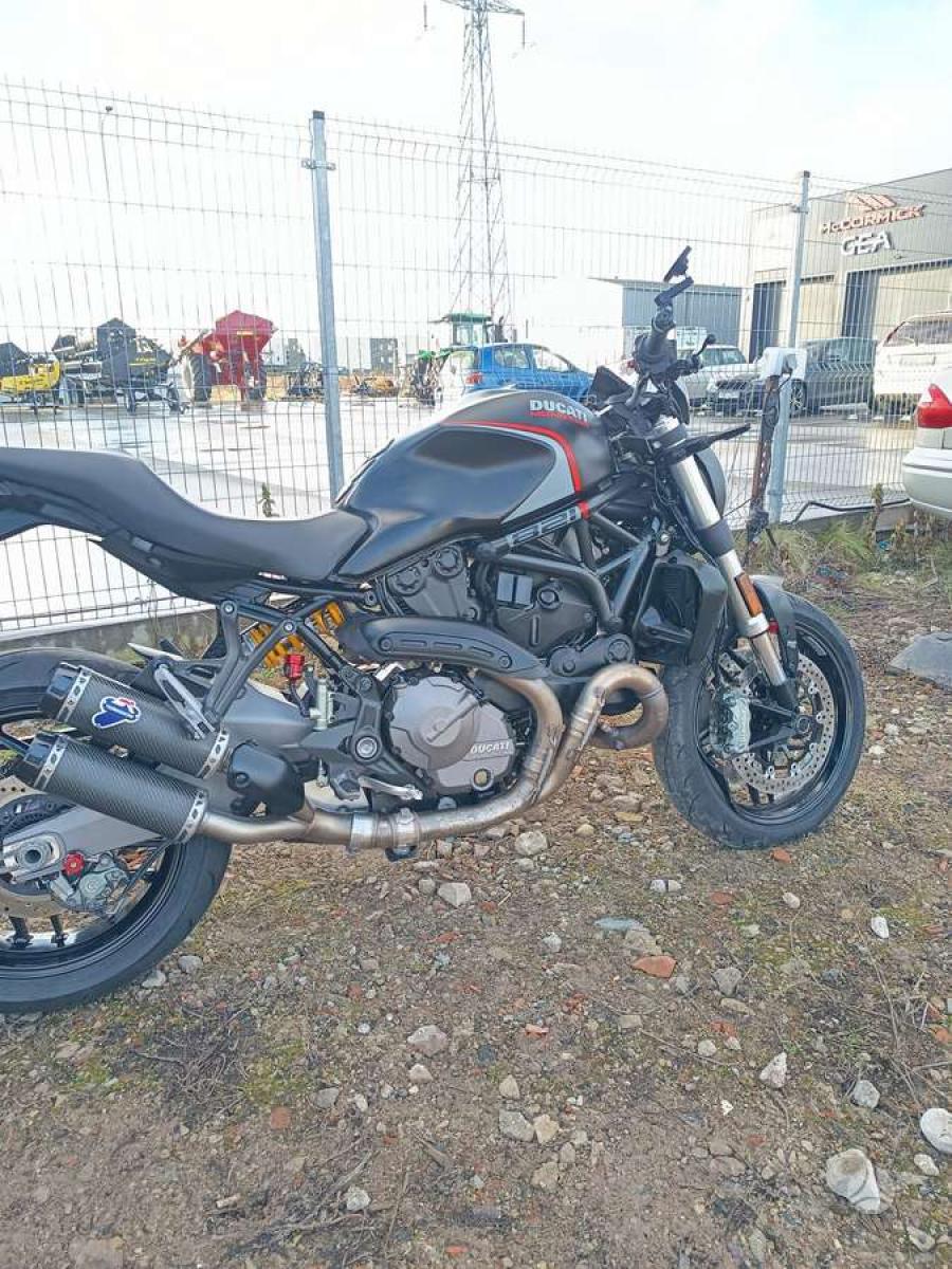 Melns Ducati Monster 2021 Kauņa, ar dzinēja tilpumu 0.82 L un nobraukumu 20 tūkst. km par 4899 €, foto 12 vietnē AUTOMOTO.COM.LV
