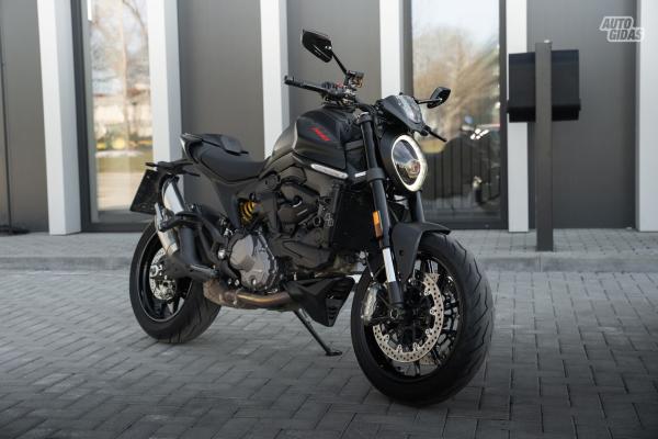 Melns Ducati Monster 2022 Viļņa, ar dzinēja tilpumu 0.94 L un nobraukumu 8 tūkst. km par 8900 €, foto 1 vietnē AUTOMOTO.COM.LV