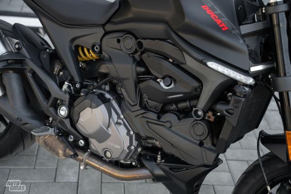 Melns Ducati Monster 2022 Viļņa, ar dzinēja tilpumu 0.94 L un nobraukumu 8 tūkst. km par 8900 €, foto 4 vietnē AUTOMOTO.COM.LV