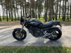 Grey Ducati Monster 1999 in Kaunas, with an engine capacity of 0.90 L and mileage of 52 thousand km for 2499 €, photo 4 on AUTOMOTO.COM.LV