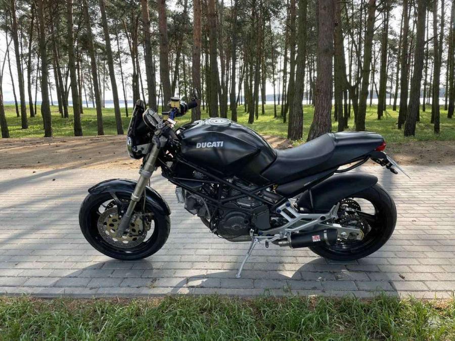 Grey Ducati Monster 1999 in Kaunas, with an engine capacity of 0.90 L and mileage of 52 thousand km for 2499 €, photo 4 on AUTOMOTO.COM.LV