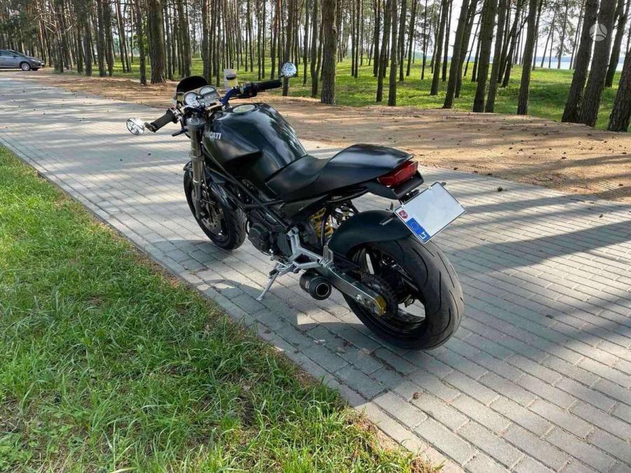 Grey Ducati Monster 1999 in Kaunas, with an engine capacity of 0.90 L and mileage of 52 thousand km for 2499 €, photo 8 on AUTOMOTO.COM.LV