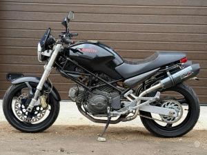 Ducati Monster 2000 Ukmergė, ar dzinēja tilpumu 0.60 L un nobraukumu 48 tūkst. km par 1700 €, foto  vietnē AUTOMOTO.COM.LV