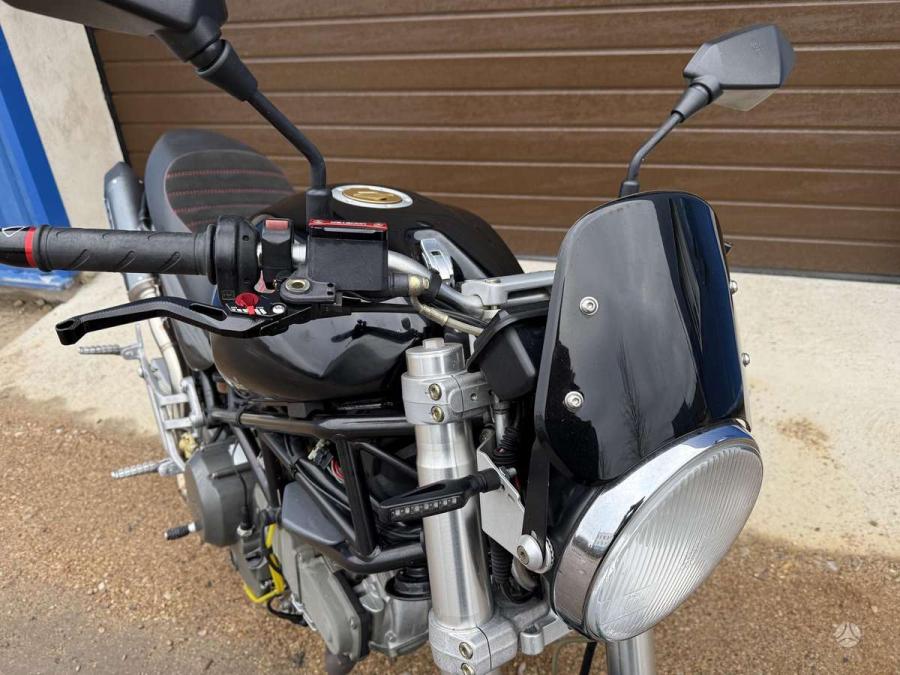 Ducati Monster 2000 Ukmergė, ar dzinēja tilpumu 0.60 L un nobraukumu 51 tūkst. km par 1650 €, foto 9 vietnē AUTOMOTO.COM.LV