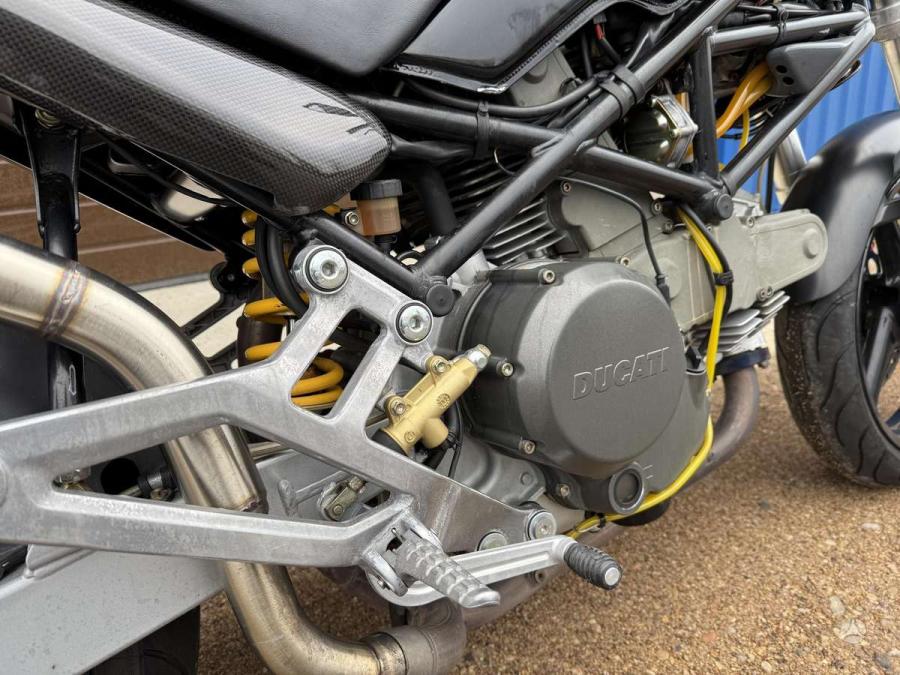Ducati Monster 2000 Ukmergė, ar dzinēja tilpumu 0.60 L un nobraukumu 51 tūkst. km par 1650 €, foto 14 vietnē AUTOMOTO.COM.LV