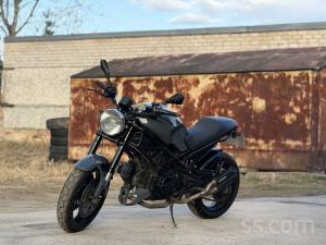 Ducati Monster 2005 in Riga, with an engine capacity of 0.62 L and mileage of 0 thousand km for 2800 €, photo 3 on AUTOMOTO.COM.LV