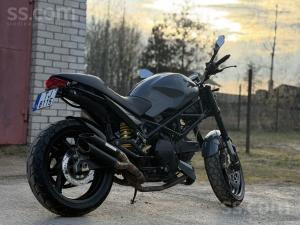 Ducati Monster 2005 in Riga, with an engine capacity of 0.62 L and mileage of 0 thousand km for 2800 €, photo 5 on AUTOMOTO.COM.LV