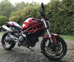 Ducati Monster 2008 Rakvere, ar dzinēja tilpumu 0.70 L un nobraukumu 51 tūkst. km par 4490 €, foto  vietnē AUTOMOTO.COM.LV