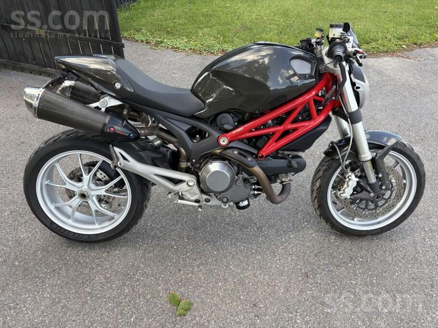 Ducati Monster 2009 in Riga, with an engine capacity of 1.10 L and mileage of 0 thousand km for 6000 €, photo 3 on AUTOMOTO.COM.LV