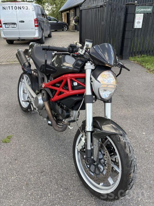Ducati Monster 2009 in Riga, with an engine capacity of 1.10 L and mileage of 0 thousand km for 6000 €, photo 3 on AUTOMOTO.COM.LV