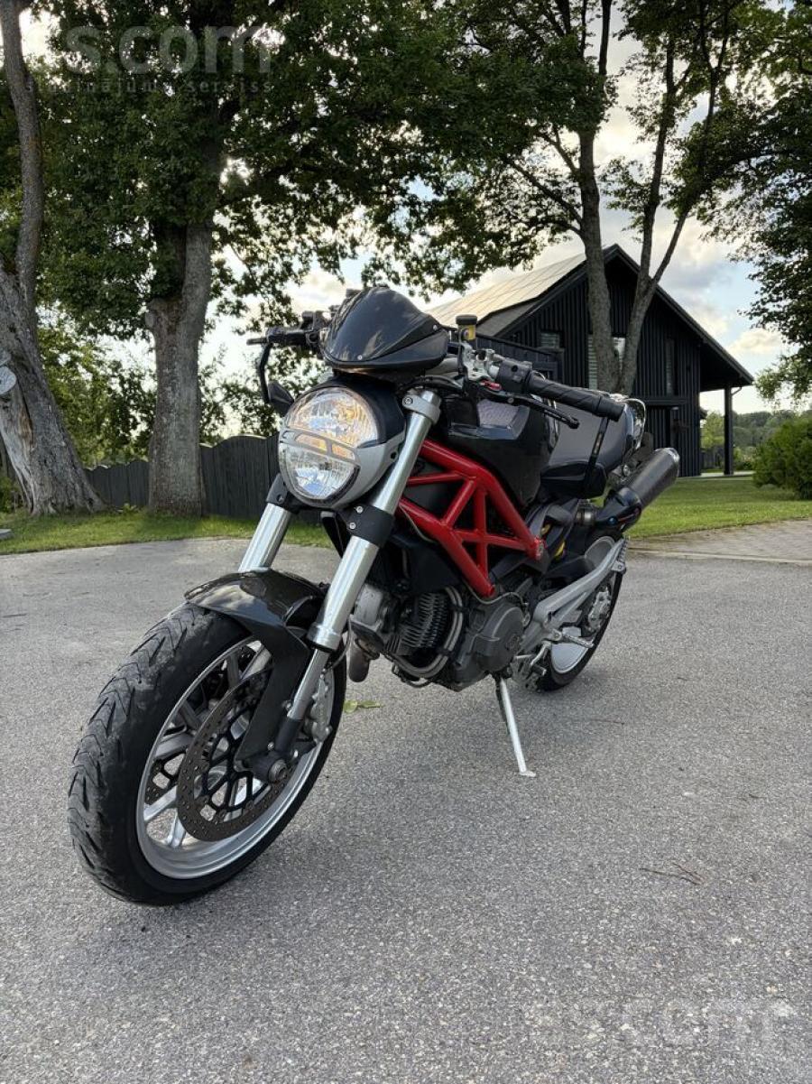 Ducati Monster 2009 in Riga, with an engine capacity of 1.10 L and mileage of 0 thousand km for 6000 €, photo 5 on AUTOMOTO.COM.LV