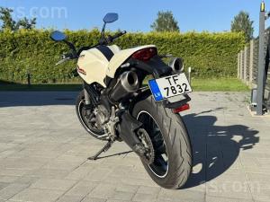 Ducati Monster 2010 in Riga, with an engine capacity of 0.70 L and mileage of 0 thousand km for 4900 €, photo 5 on AUTOMOTO.COM.LV