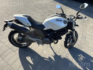 Ducati Monster 2010 in Riga, with an engine capacity of 0.70 L and mileage of 0 thousand km for 4900 €, photo 6 on AUTOMOTO.COM.LV