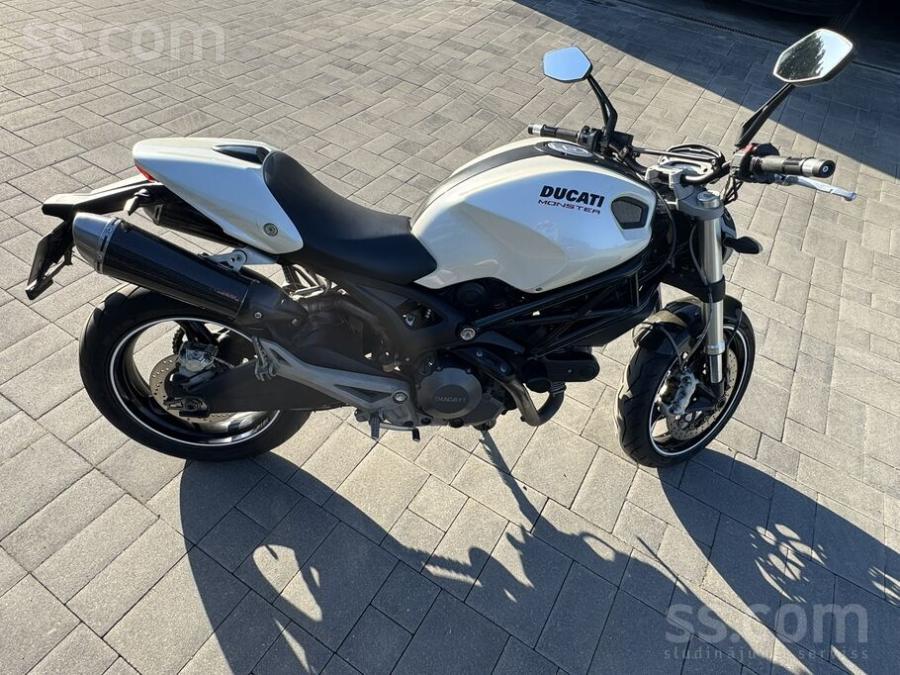 Ducati Monster 2010 in Riga, with an engine capacity of 0.70 L and mileage of 0 thousand km for 4900 €, photo 6 on AUTOMOTO.COM.LV