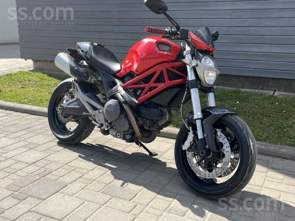 Ducati Monster 2014 Dobele, ar dzinēja tilpumu 0.70 L un nobraukumu 0 tūkst. km par 3900 €, foto 1 vietnē AUTOMOTO.COM.LV